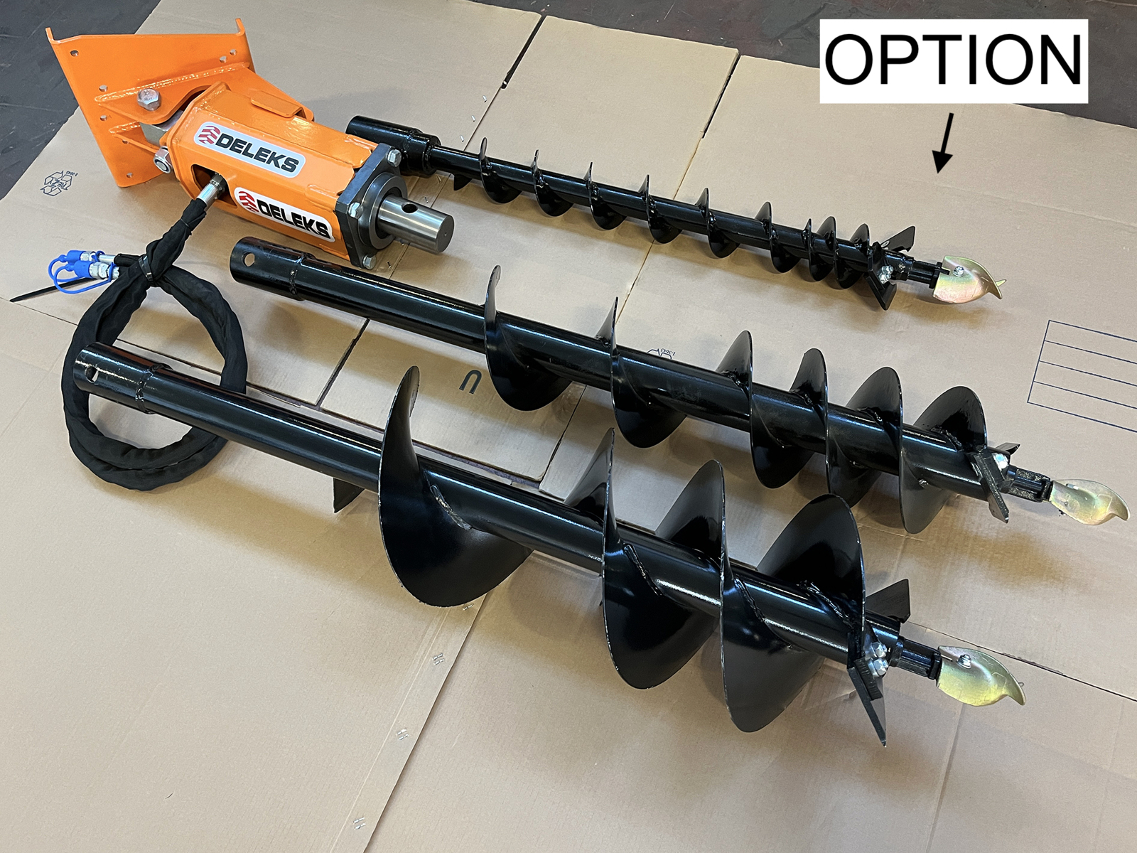 Hydraulischer Erdbohrer für Minibagger - mit Reduzierstück